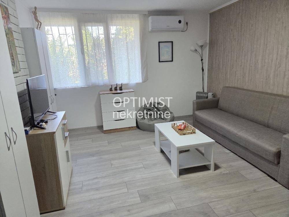 Karaburma, odmah useljiv, 23m2, 1.0 ID#3608
99.000 €