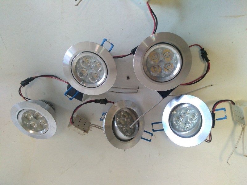 led svetiljke ugradne sa 4 diode 5 komada