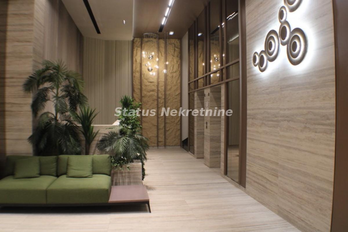 Četvorosoban stan za izdavanje, Centar, Novi Sad, 101m², 1.700 €/mes