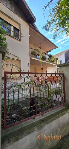 Porodična kuća