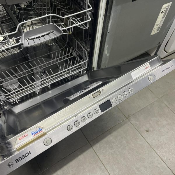 Bosch totalno ugradna sudo masina