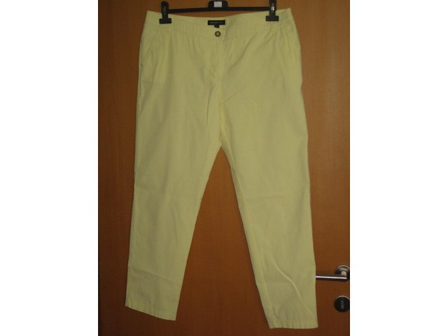 KRATKE PANTALONE  MANGO BASICS  (vel.EUR-42)