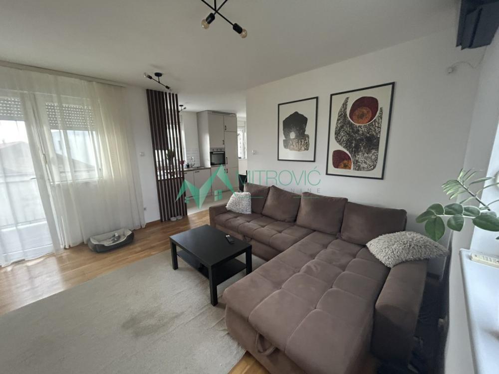 Trosoban stan na prodaju, 59m2, 142.800€