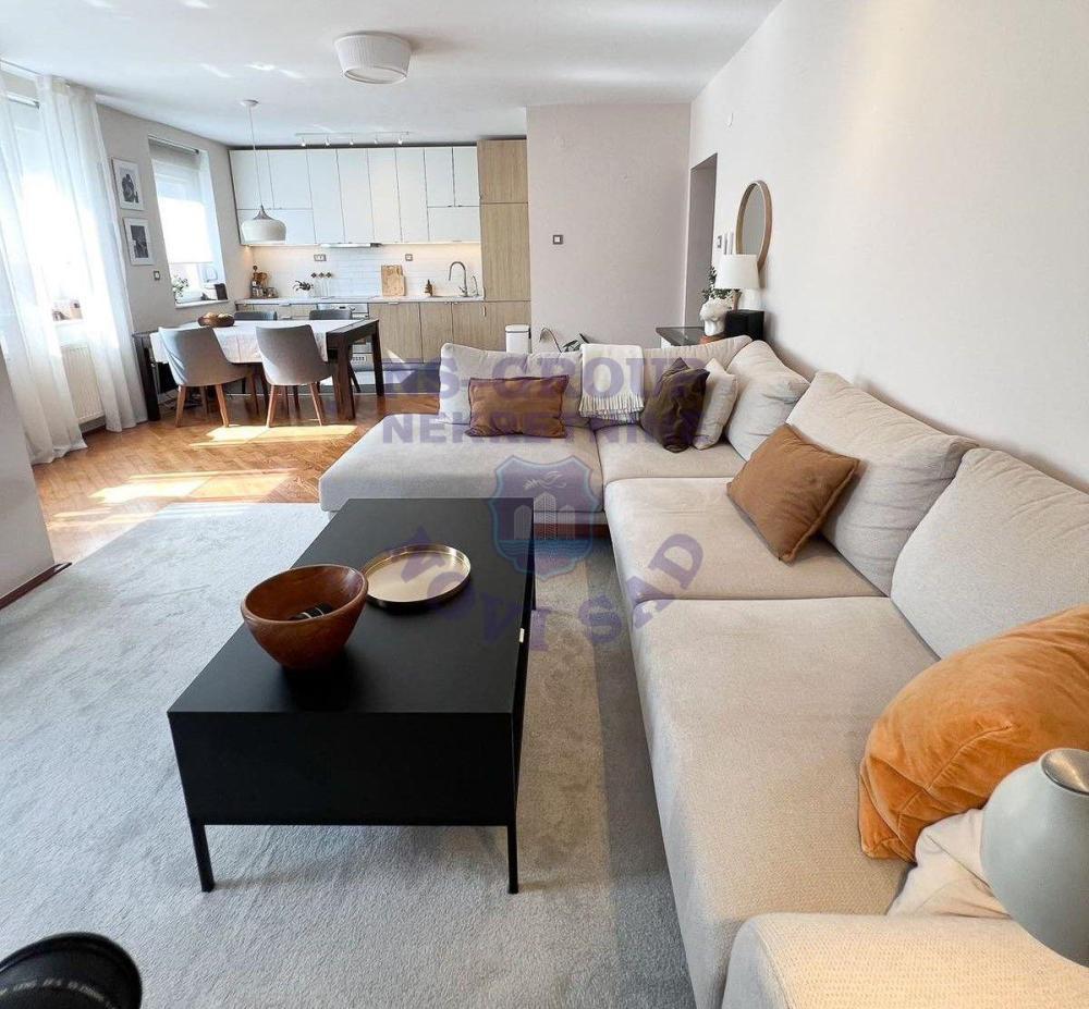 Četvorosoban stan na prodaju, 102m2, 318.270€