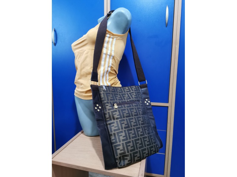 13. FENDI ITALY TORBA
