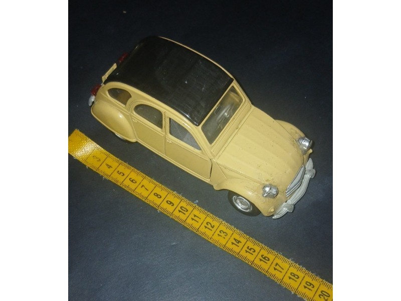 Polistil Citroen 2cv 1:25
