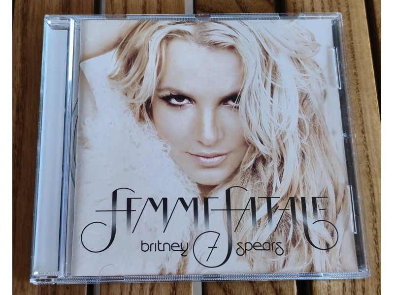 Britney Spears – Femme Fatale