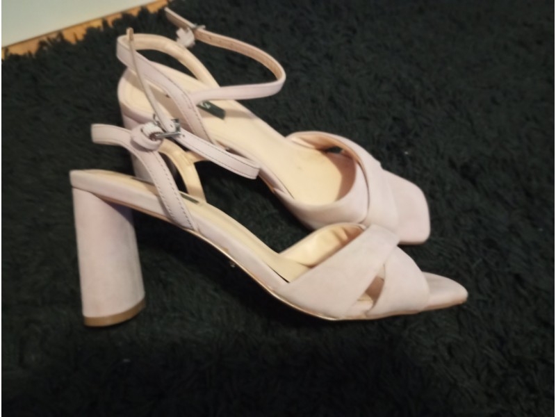 Only sandale br.37
