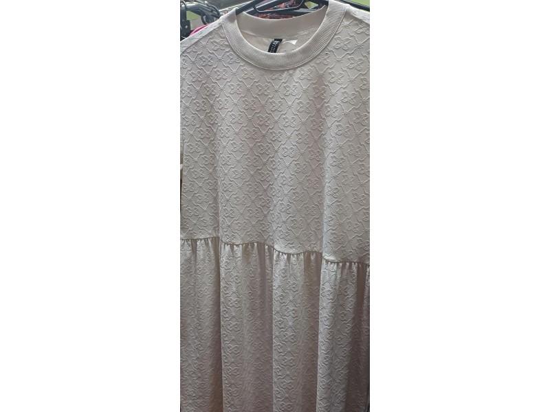 Romantična *H&M