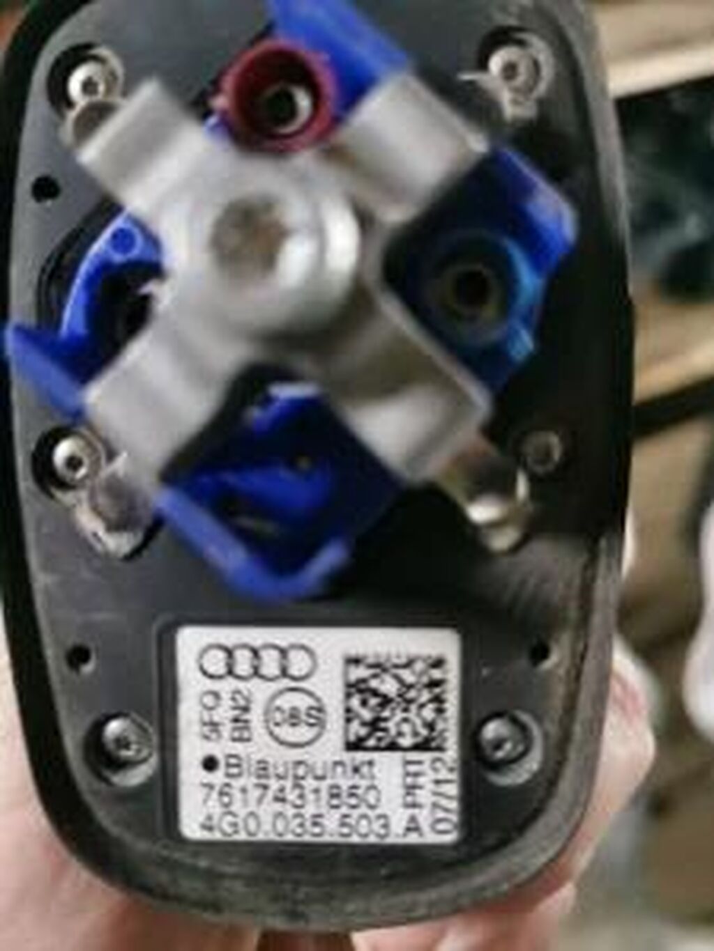 KROVNA ANTENA. A4 B8. 12-15. 4G0035503A | krovna antena