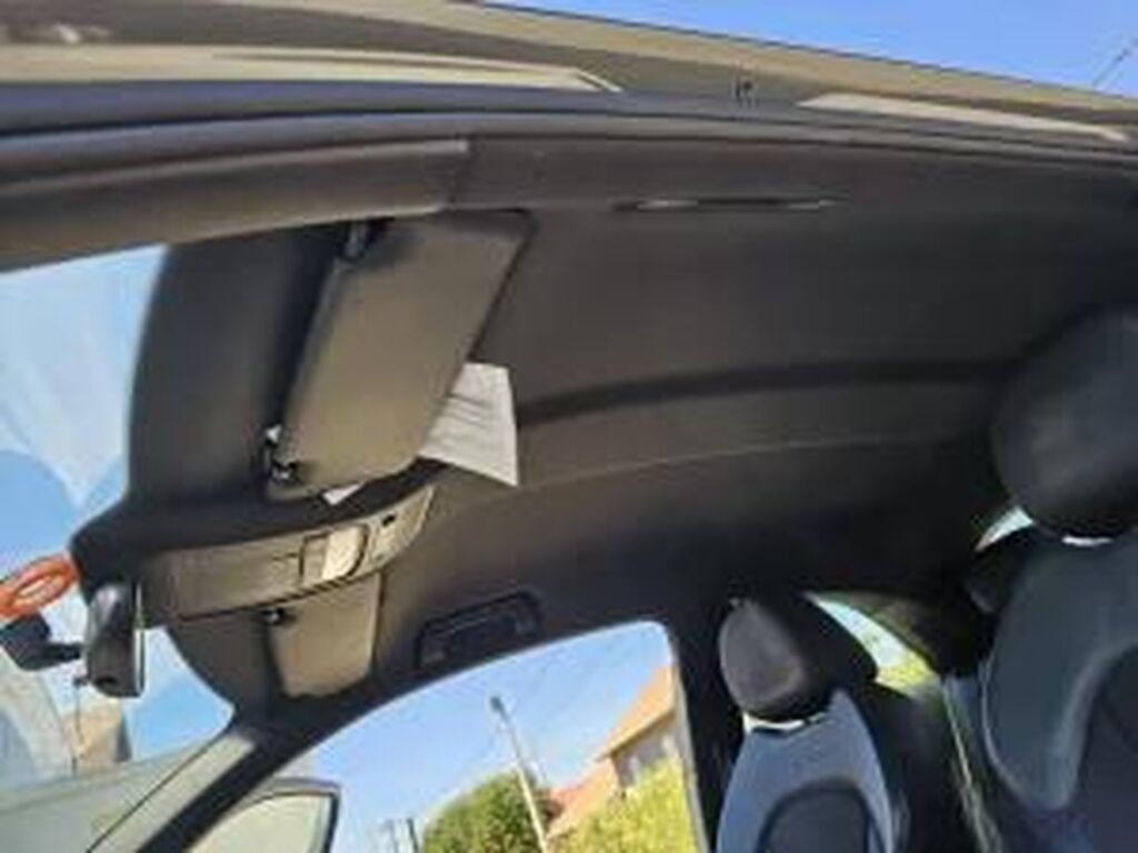 AUDI A1 CRNO NEBO S LINE KOMPLET | Audi delovi zemun altina