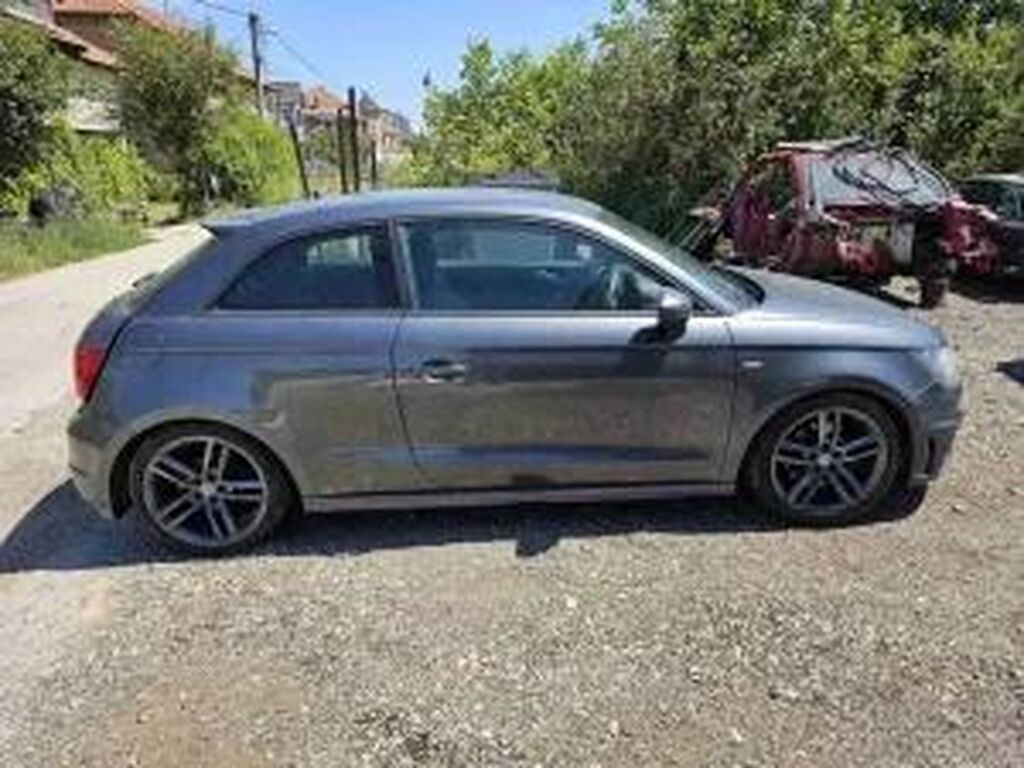 AUDI A1 DELOVI DESNI PROZOR STAKLO | Audi delovi zemun altina