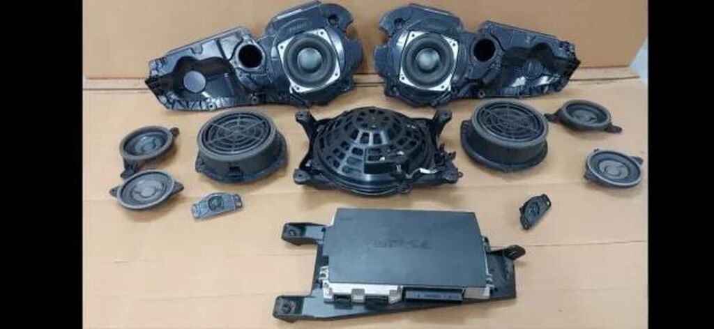 AUDI A6 C7 8 BOSE OZVUCENJE KOMPLET | audi delovi zemun 06********