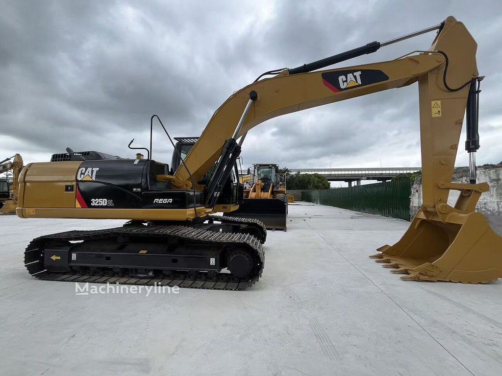 Caterpillar 325D2L bager guseničar