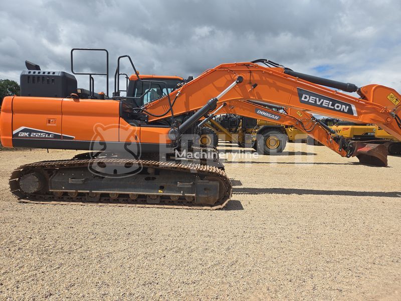 Doosan DX225LC-5 bager guseničar