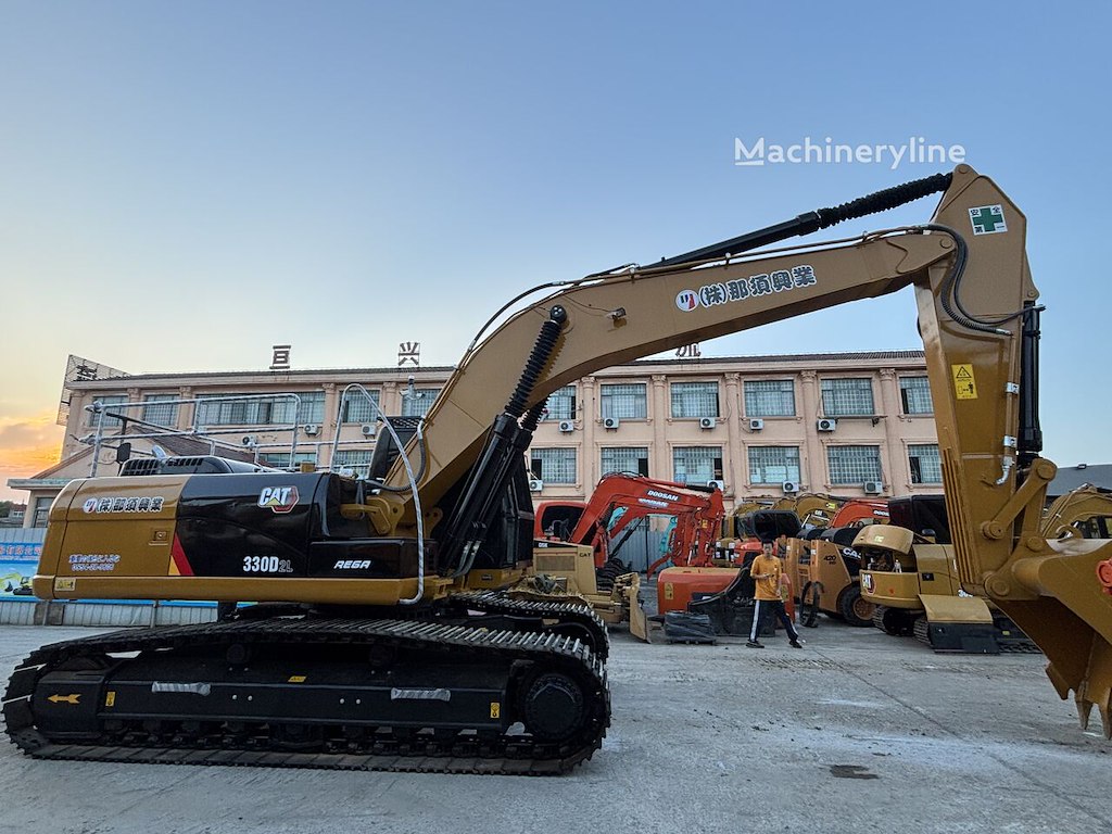 Caterpillar 330DL bager guseničar