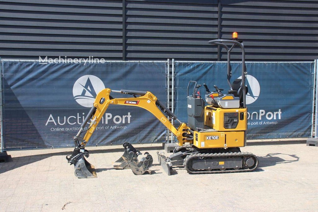 Prodaje se XCMG XE10E mini bager na aukciji