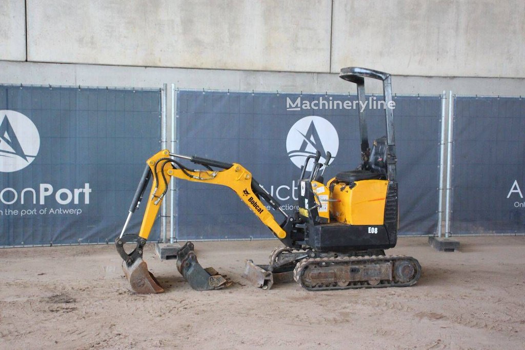 Prodaje se Bobcat E08 mini bager na aukciji
