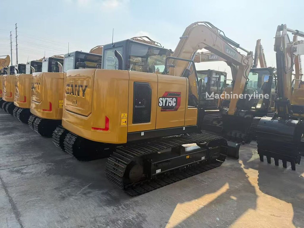 Novi Sany SY75C midi bager