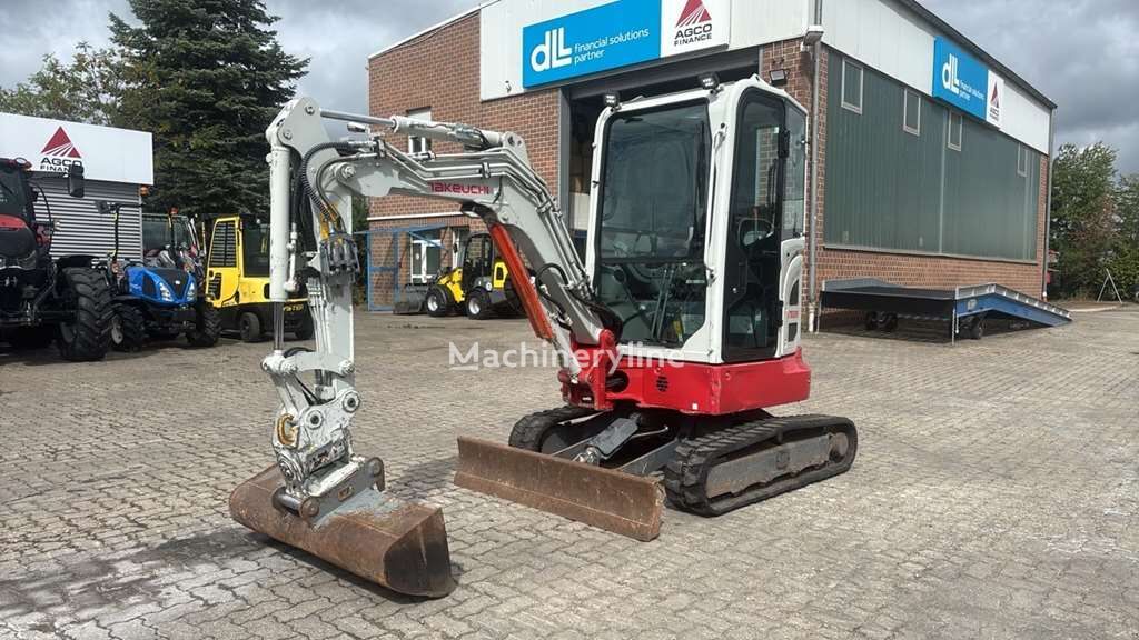 Takeuchi TB325R mini bager