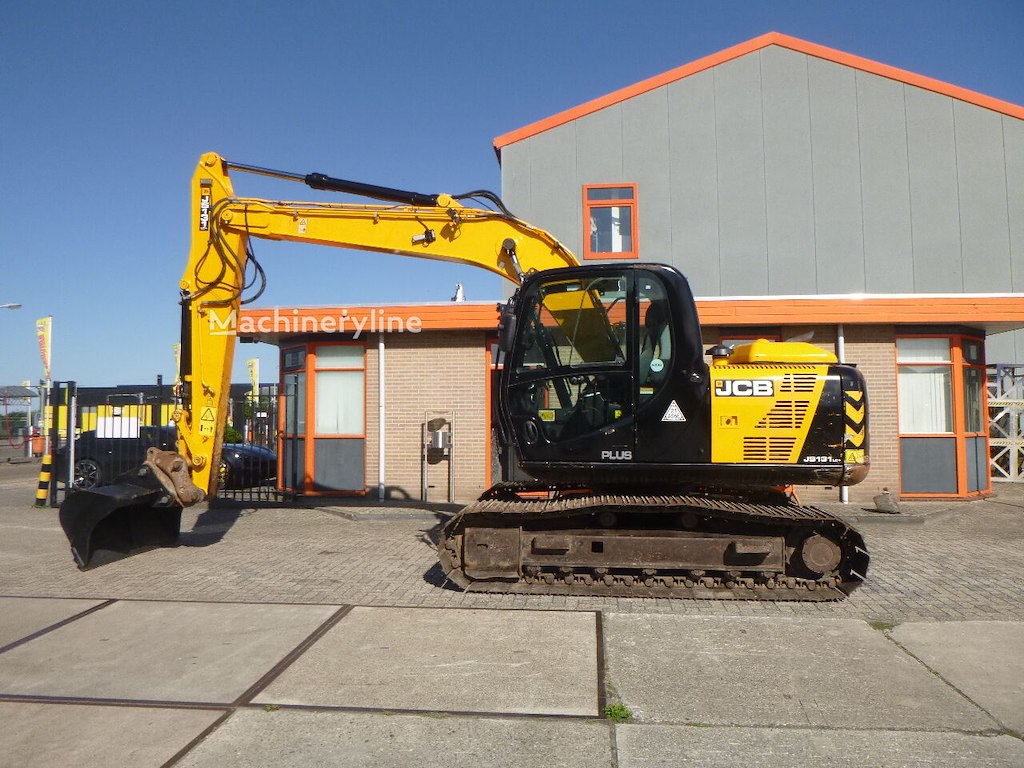 JCB JS 131+ bager guseničar