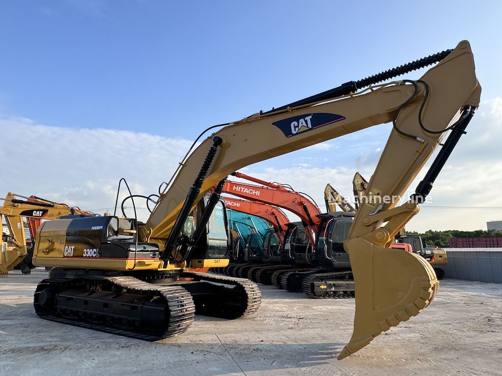 Caterpillar 330CL bager guseničar