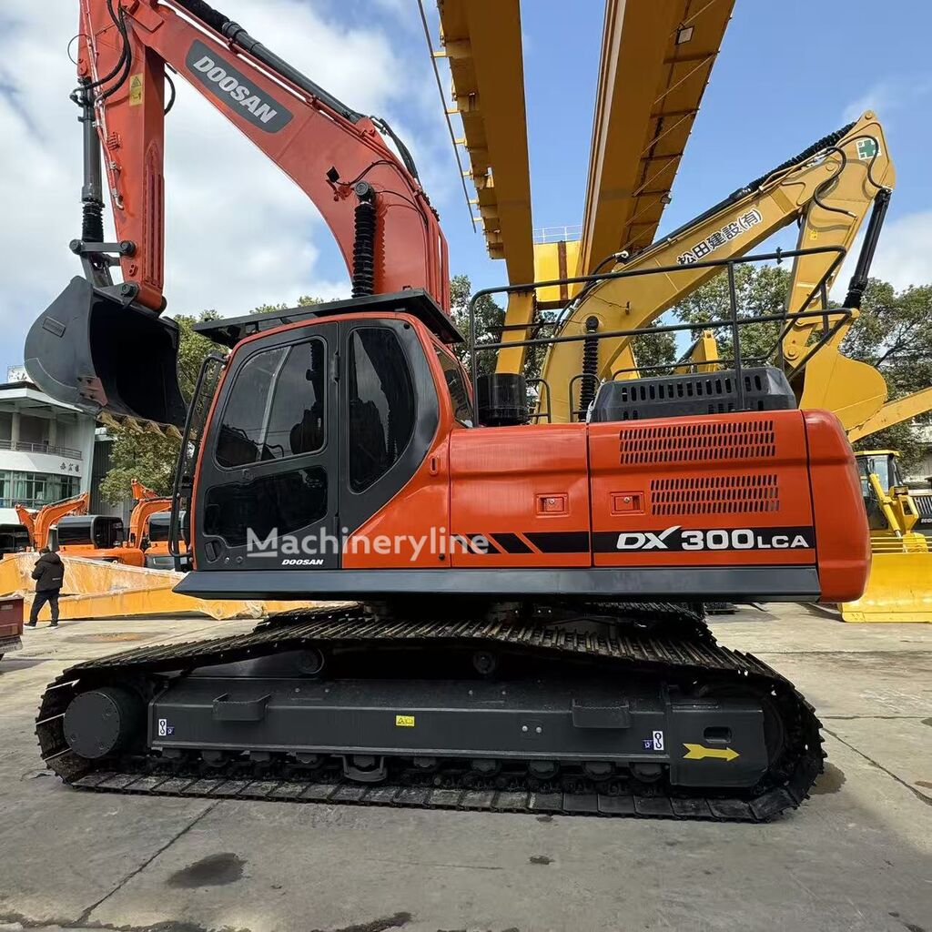 Doosan DX300LCA bager guseničar