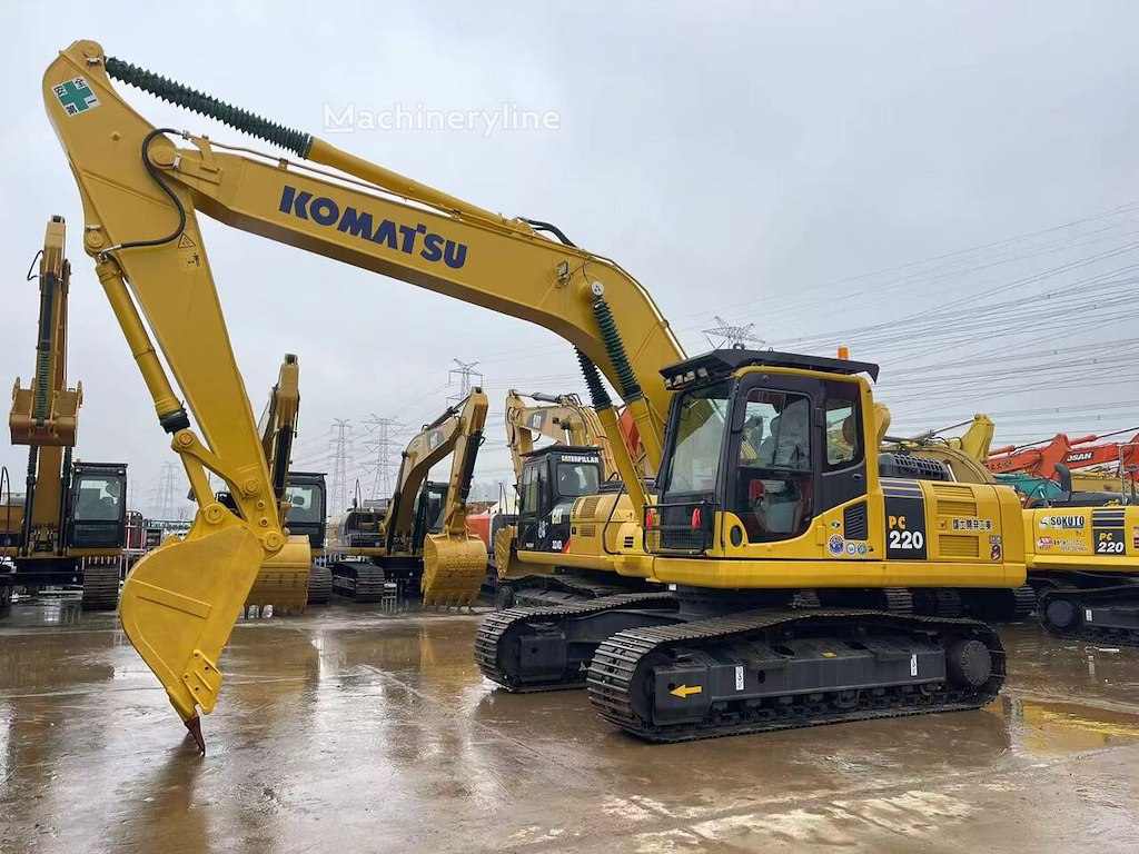 Komatsu PC220-8 bager guseničar