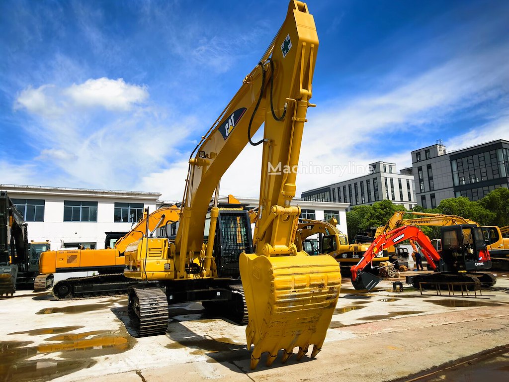 Caterpillar 325C bager guseničar