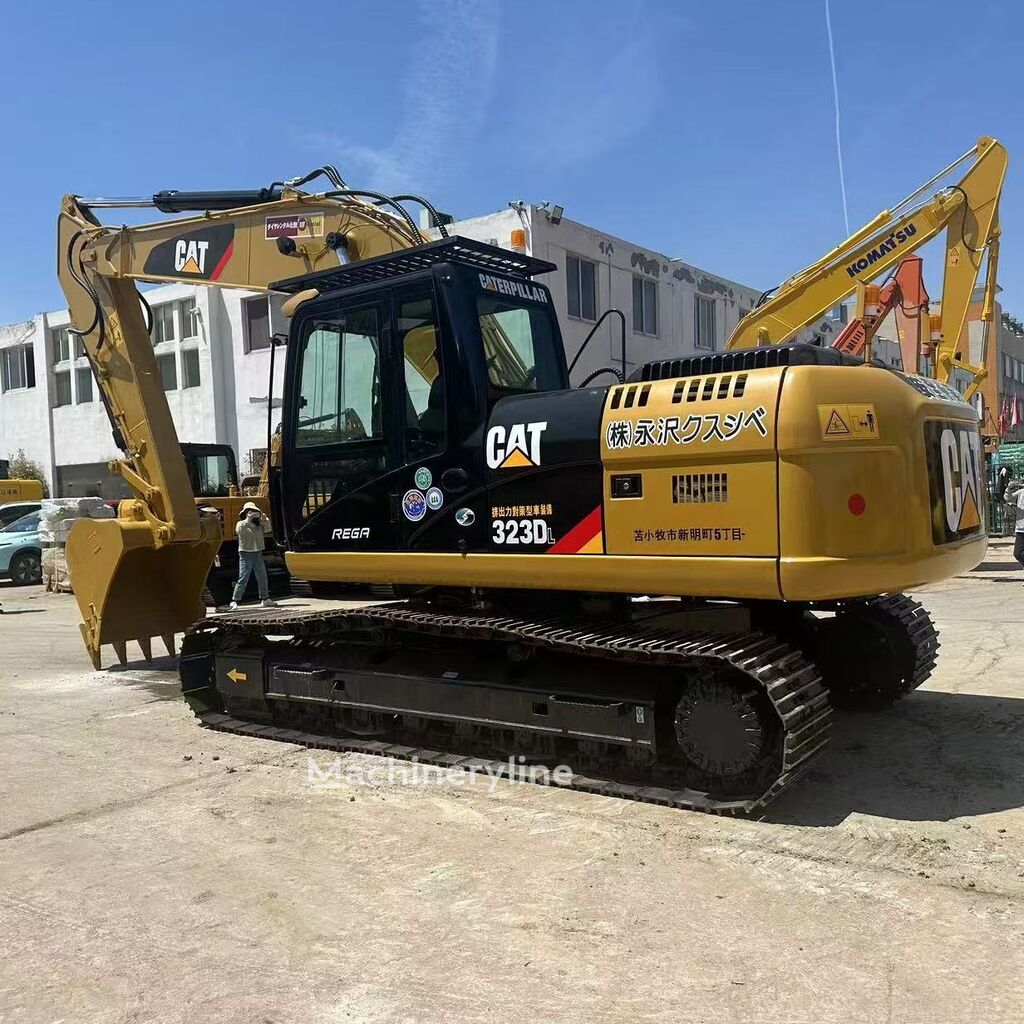 Caterpillar 323 bager guseničar