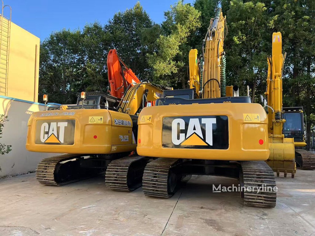 Caterpillar 320D2 bager guseničar