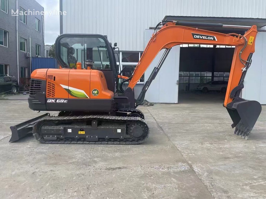 Novi Develon DX60E-10N bager guseničar