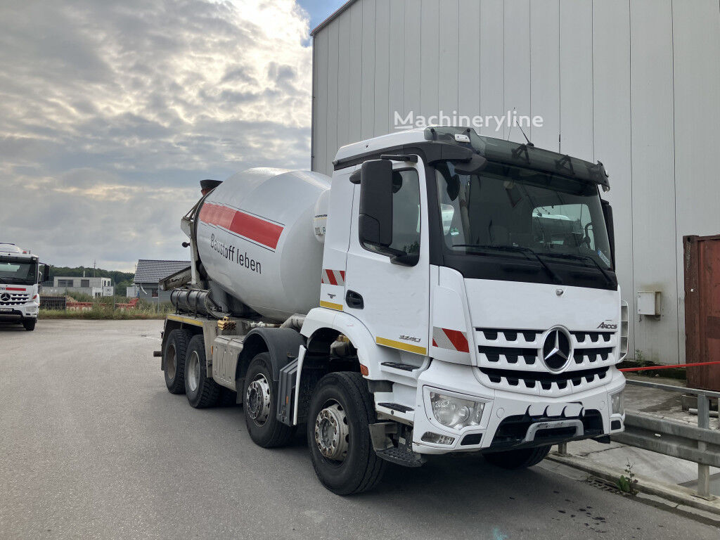 Intermix PG na šasiji Mercedes-Benz Arocs 3240 B kamion s mešalicom za beton