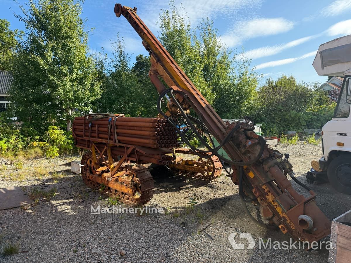 Prodaje se Atlas Copco Bandgående bergborrvagn / luftkrabba bušaće postrojenje na aukciji