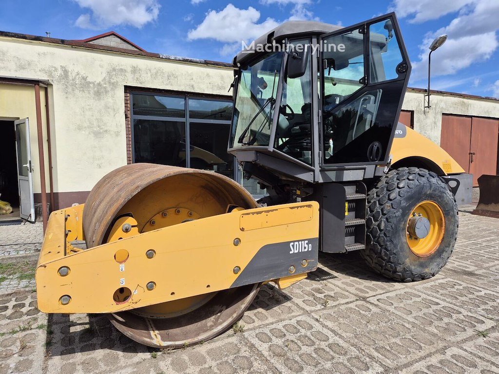 Volvo SD115D valjak za asfalt