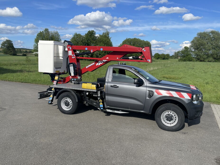 Ford auto dizalica s korpom