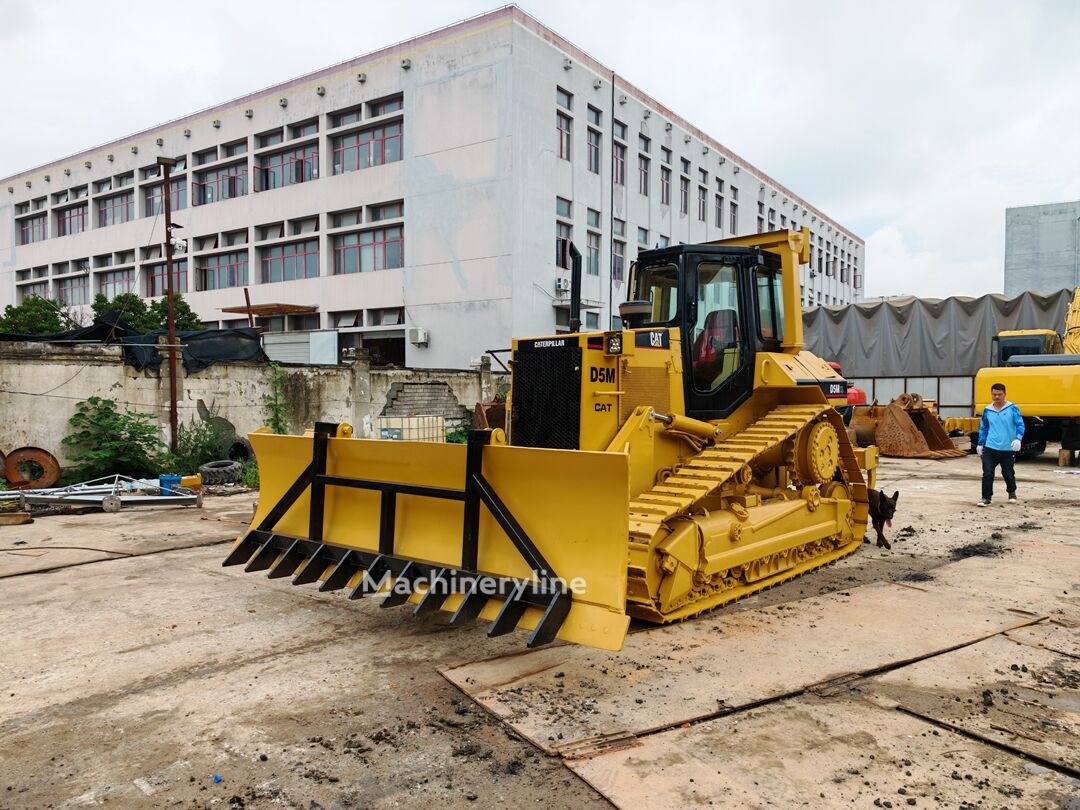 Caterpillar D5M prednji utovarivač