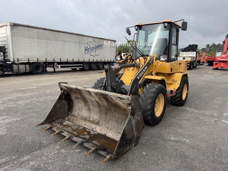 Volvo L 30 prednji utovarivač