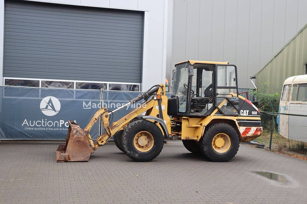 Prodaje se Caterpillar 908 prednji utovarivač na aukciji