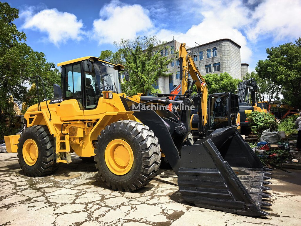 Volvo L120G prednji utovarivač