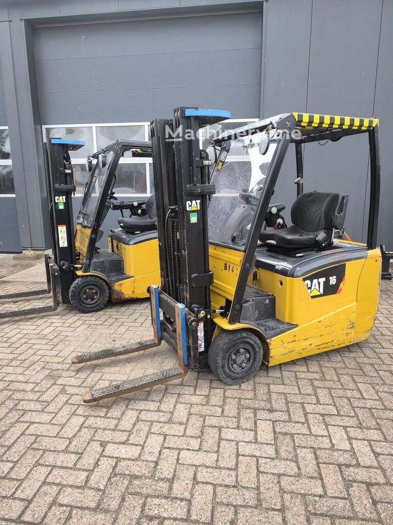 Caterpillar EP16 viljuškar na tri točka