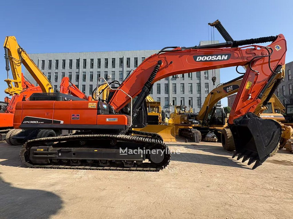 Doosan DX380 bager guseničar