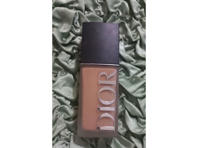 DIOR puder Forever skin wear