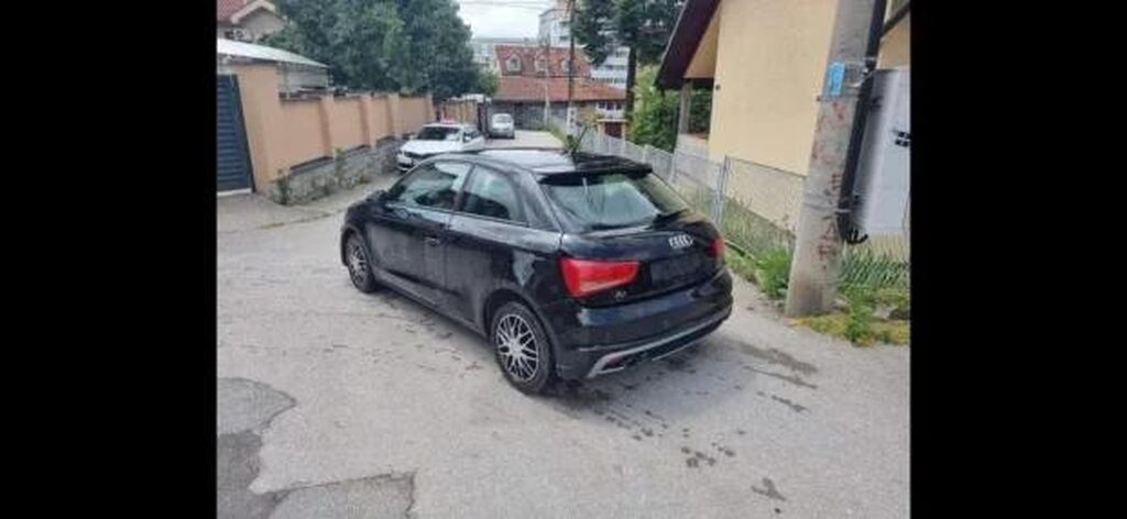 AUDI A1 DELOVI PODIZAC STAKLA | audi delovi zemun 06********