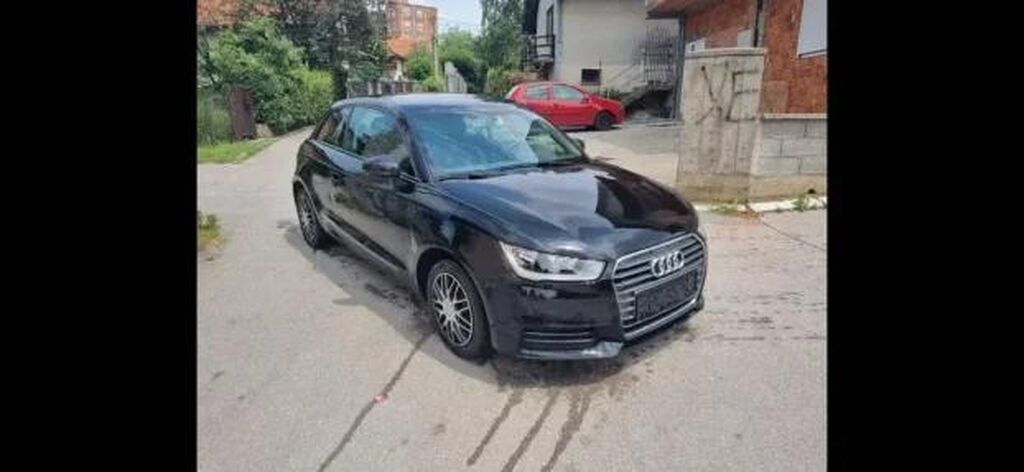AUDI A1 DELOVI PODKRILO KORUBA | audi delovi zemun 06********