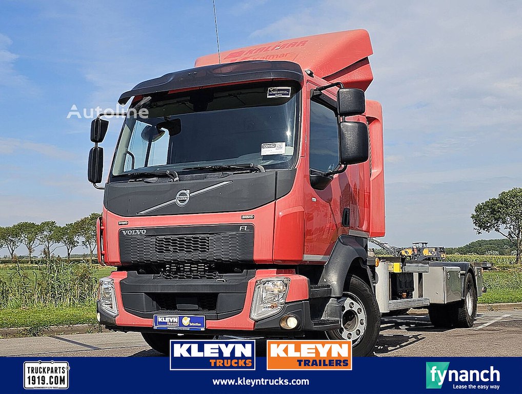 Volvo FL 250.16 vozilo za prevoz kontejnera nakon udesa