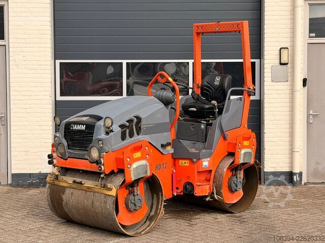 Tandem valjak
Hamm HD12VV - Tandem roller / Kubota engine