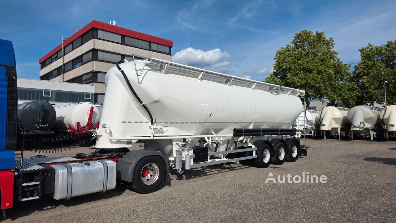 Spitzer 55m³ Futter / Animal food / 4 Kammer / German! cisterna za prevoz cementa