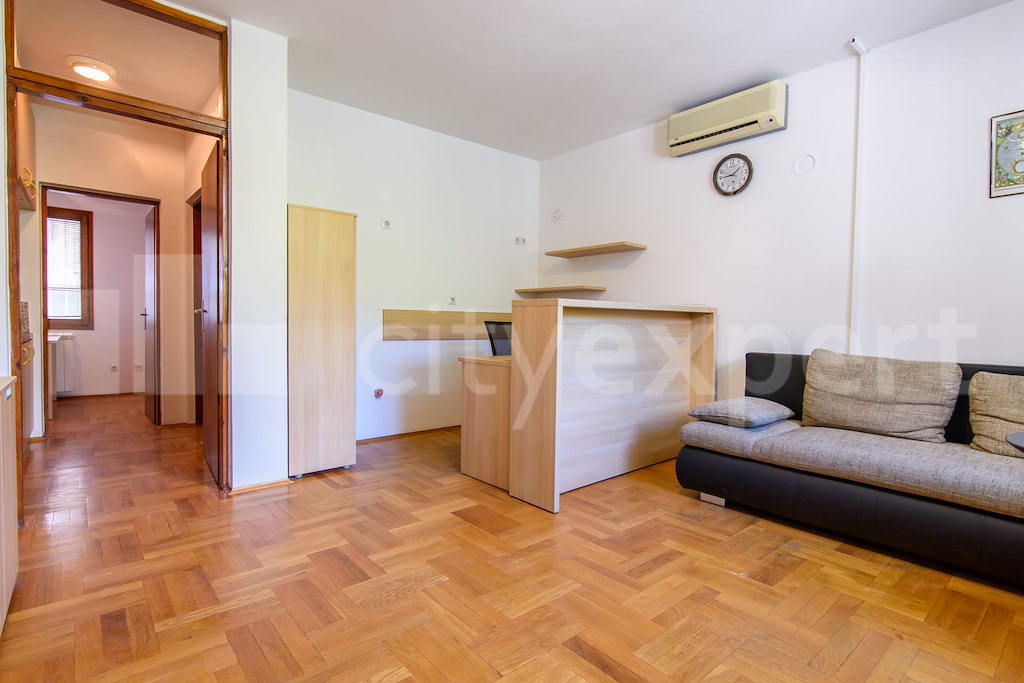 Poslovni prostor za izdavanje BEZ PROVIZIJE: Ostalo, 140m², Knez Miletina, Stari grad - 1500€