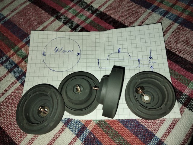 Nožice za gramofon ( 4 kom )